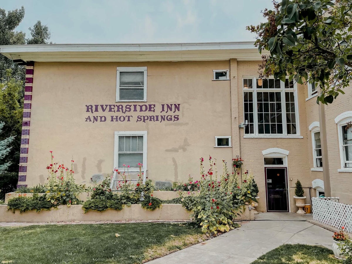 Lava Hot Springs 住宿推薦 – Riverside Hot Springs Inn & Spa – Wen the ...